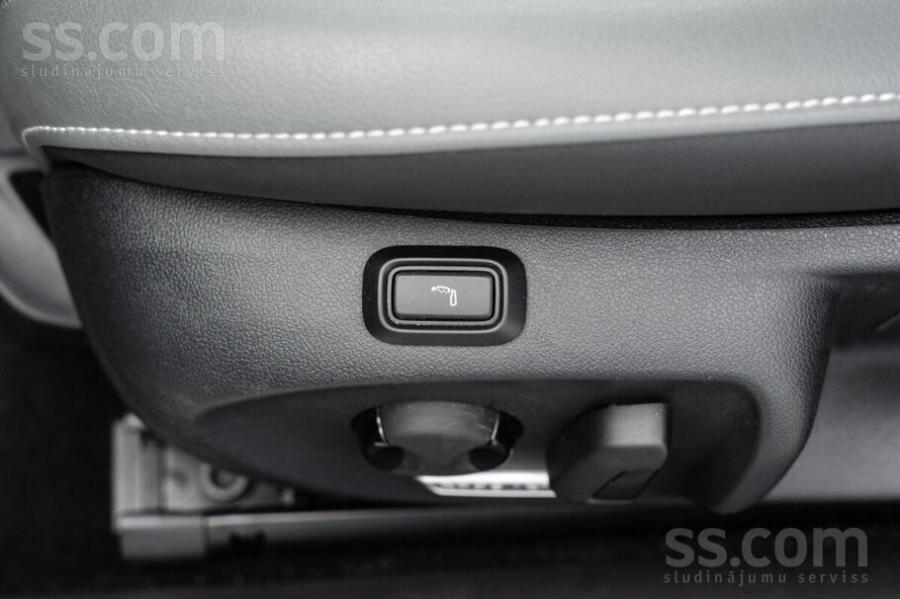 Pelēks Volkswagen passat-variant 2024 Rīga, ar dzinēja tilpumu 1.50 L un nobraukumu 60 tūkst. km par 29900 €, foto 12 vietnē AUTOMOTO.COM.LV