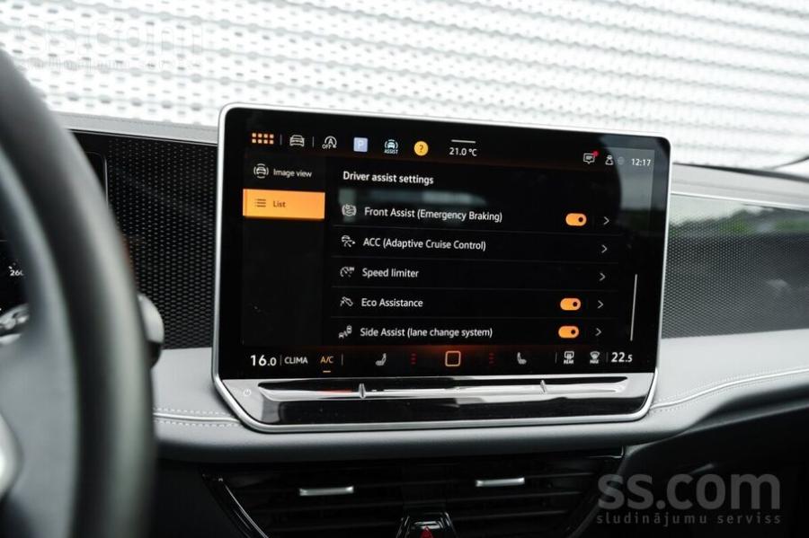 Pelēks Volkswagen passat-variant 2024 Rīga, ar dzinēja tilpumu 1.50 L un nobraukumu 60 tūkst. km par 29900 €, foto 24 vietnē AUTOMOTO.COM.LV