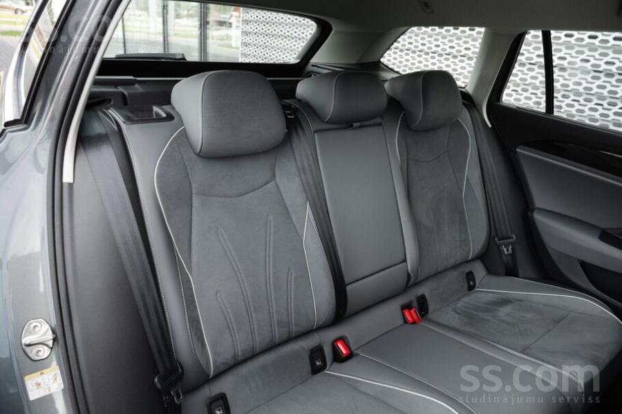 Pelēks Volkswagen passat-variant 2024 Rīga, ar dzinēja tilpumu 1.50 L un nobraukumu 60 tūkst. km par 29900 €, foto 34 vietnē AUTOMOTO.COM.LV