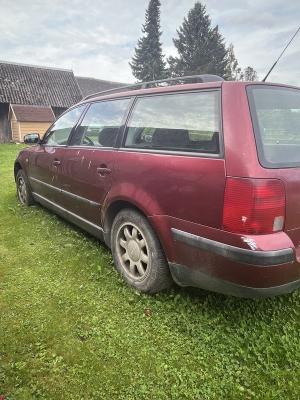 Sarkans Volkswagen passat-variant 1998 Repina, ar dzinēja tilpumu 1.80 L un nobraukumu 354 tūkst. km par 700 €, foto 11 vietnē AUTOMOTO.COM.LV