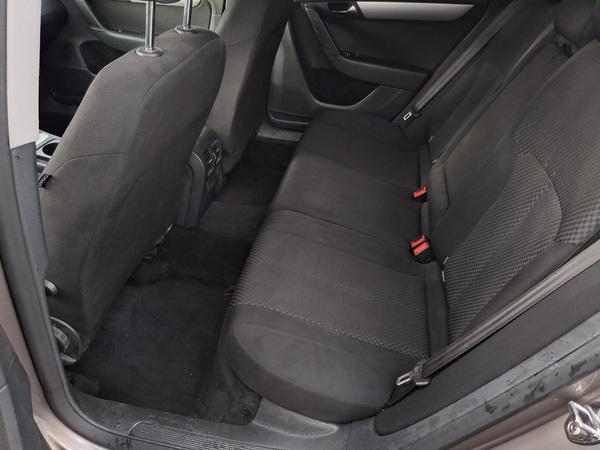 Volkswagen passat-variant 2011 Tallina, ar dzinēja tilpumu 0.00 L un nobraukumu 389 tūkst. km par 2500 €, foto 10 vietnē AUTOMOTO.COM.LV