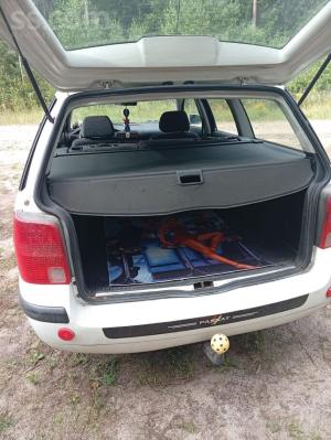 Balts Volkswagen passat-variant 1990 Rīga, ar dzinēja tilpumu 1.80 L un nobraukumu 340 tūkst. km par 1350 €, foto  vietnē AUTOMOTO.COM.LV