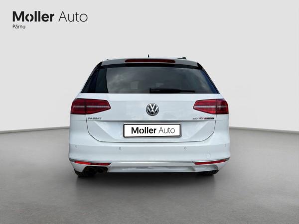 Balts Volkswagen Passat 2015 Pērnava, ar dzinēja tilpumu 2.00 L un nobraukumu 248 tūkst. km par 12950 €, foto 4 vietnē AUTOMOTO.COM.LV