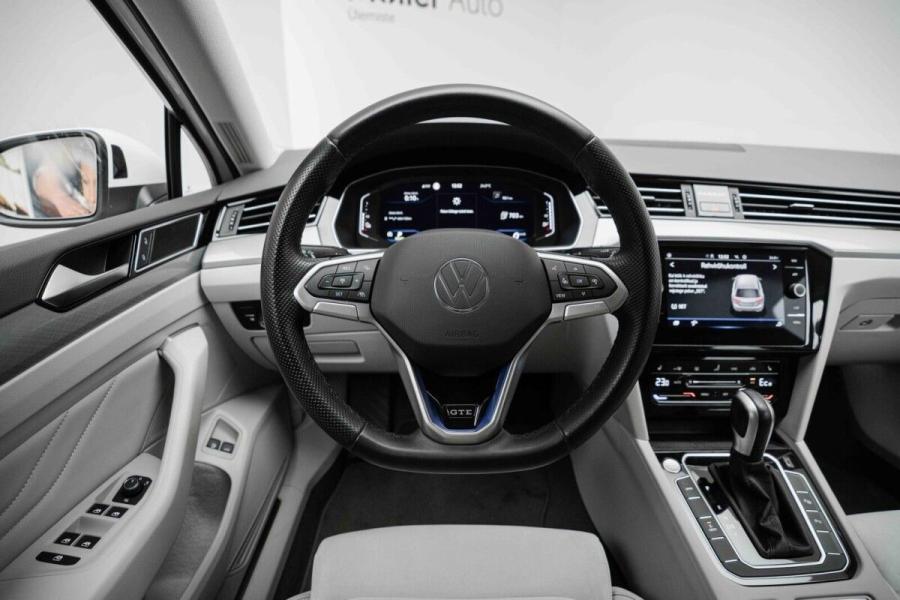 Balts Volkswagen Passat 2022 Peetri, ar dzinēja tilpumu 1.40 L un nobraukumu 104 tūkst. km par 25150 €, foto 12 vietnē AUTOMOTO.COM.LV