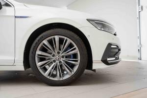 Balts Volkswagen Passat 2022 Peetri, ar dzinēja tilpumu 1.40 L un nobraukumu 104 tūkst. km par 25150 €, foto 15 vietnē AUTOMOTO.COM.LV