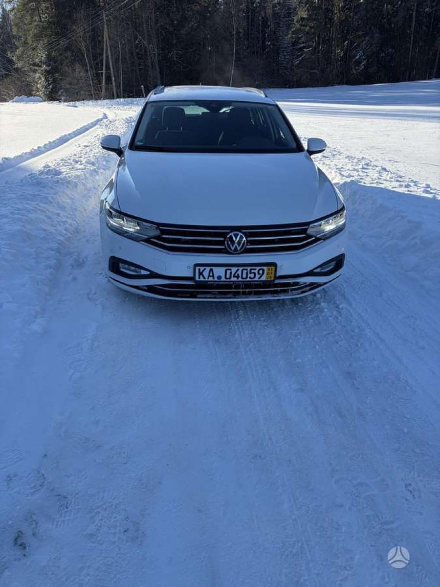 White Volkswagen Passat 2021 in Siauliai, with an engine capacity of 2.00 L and mileage of 181 thousand km for 16500 €, photo 1 on AUTOMOTO.COM.LV