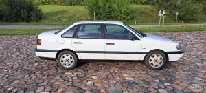 White Volkswagen Passat 1994 in Druskininkai, with an engine capacity of 1.90 L and mileage of 420 thousand km for 420 €, photo 5 on AUTOMOTO.COM.LV