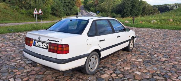 White Volkswagen Passat 1994 in Druskininkai, with an engine capacity of 1.90 L and mileage of 420 thousand km for 420 €, photo 7 on AUTOMOTO.COM.LV