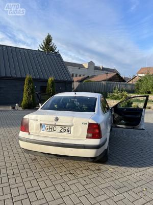 White Volkswagen Passat 1997 in Vilnius, with an engine capacity of 1.90 L and mileage of 533 thousand km for 650 €, photo 4 on AUTOMOTO.COM.LV