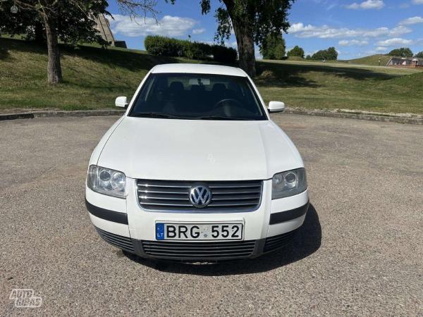 White Volkswagen Passat 2001 in Kaunas, with an engine capacity of 1.90 L and mileage of 305 thousand km for 1280 €, photo 2 on AUTOMOTO.COM.LV