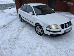 White Volkswagen Passat 2003 in Siauliai, with an engine capacity of 1.90 L and mileage of 380 thousand km for 1400 €, photo  on AUTOMOTO.COM.LV