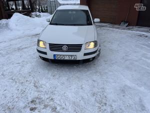 White Volkswagen Passat 2003 in Siauliai, with an engine capacity of 1.90 L and mileage of 380 thousand km for 1400 €, photo 6 on AUTOMOTO.COM.LV