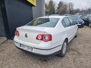 White Volkswagen Passat 2006 in Kaunas, with an engine capacity of 1.90 L and mileage of 235 thousand km for 1150 €, photo 2 on AUTOMOTO.COM.LV