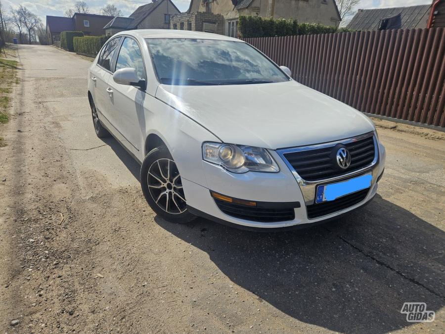 Balts Volkswagen Passat 2006 Vilkaviškis, ar dzinēja tilpumu 1.90 L un nobraukumu 3 tūkst. km par 699 €, foto 1 vietnē AUTOMOTO.COM.LV