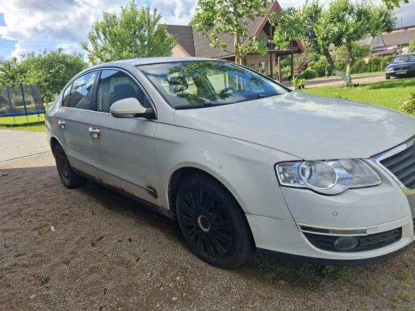 White Volkswagen Passat 2006 in Kretinga, with an engine capacity of 1.90 L and mileage of 419 thousand km for 500 €, photo 2 on AUTOMOTO.COM.LV