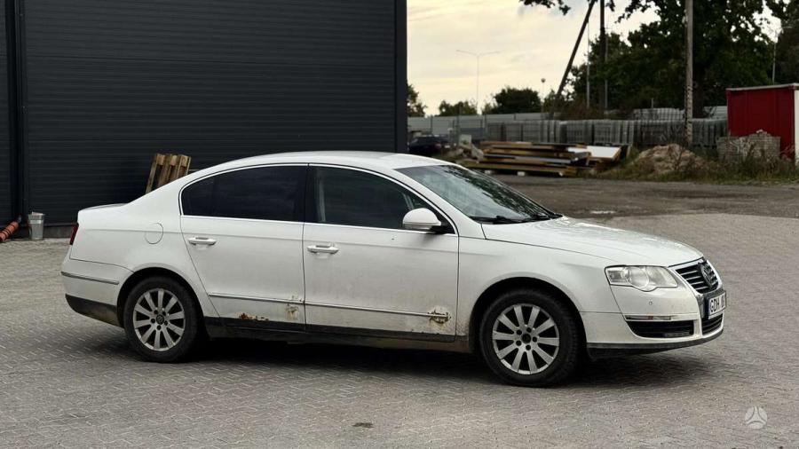 Balts Volkswagen Passat 2006 Radviliškis, ar dzinēja tilpumu 1.90 L un nobraukumu 345 tūkst. km par 995 €, foto 5 vietnē AUTOMOTO.COM.LV