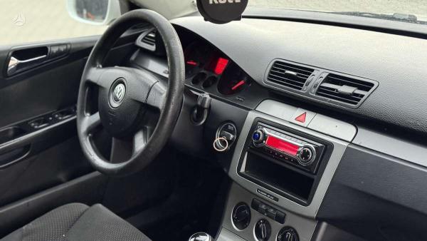 Balts Volkswagen Passat 2006 Radviliškis, ar dzinēja tilpumu 1.90 L un nobraukumu 345 tūkst. km par 995 €, foto 10 vietnē AUTOMOTO.COM.LV