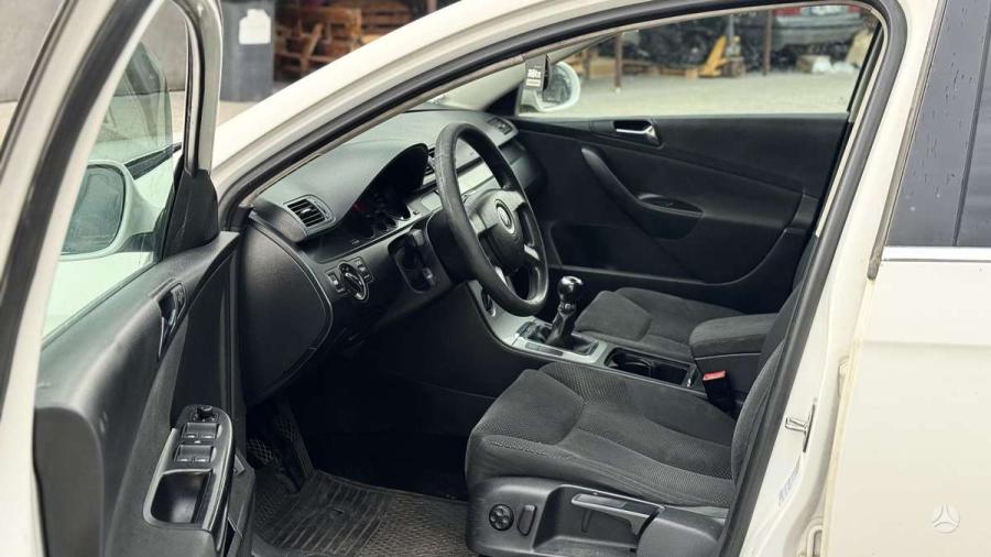 Balts Volkswagen Passat 2006 Radviliškis, ar dzinēja tilpumu 1.90 L un nobraukumu 345 tūkst. km par 995 €, foto 13 vietnē AUTOMOTO.COM.LV
