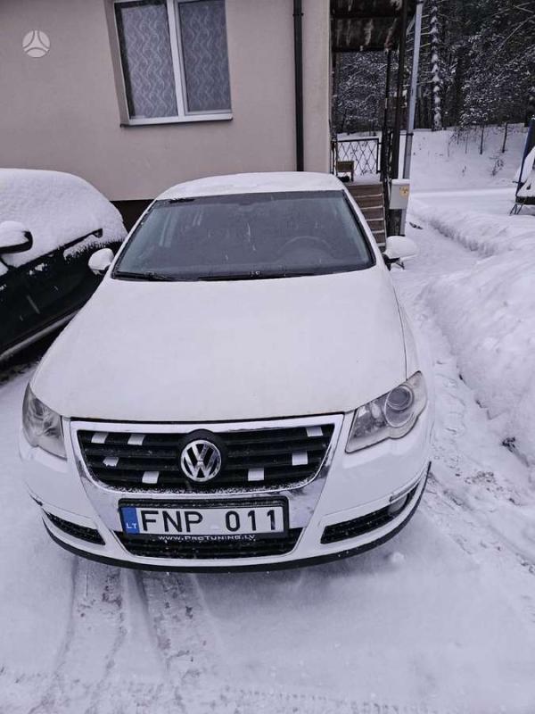 White Volkswagen Passat 2008 in Kaunas, with an engine capacity of 1.90 L and mileage of 304 thousand km for 2000 €, photo 3 on AUTOMOTO.COM.LV