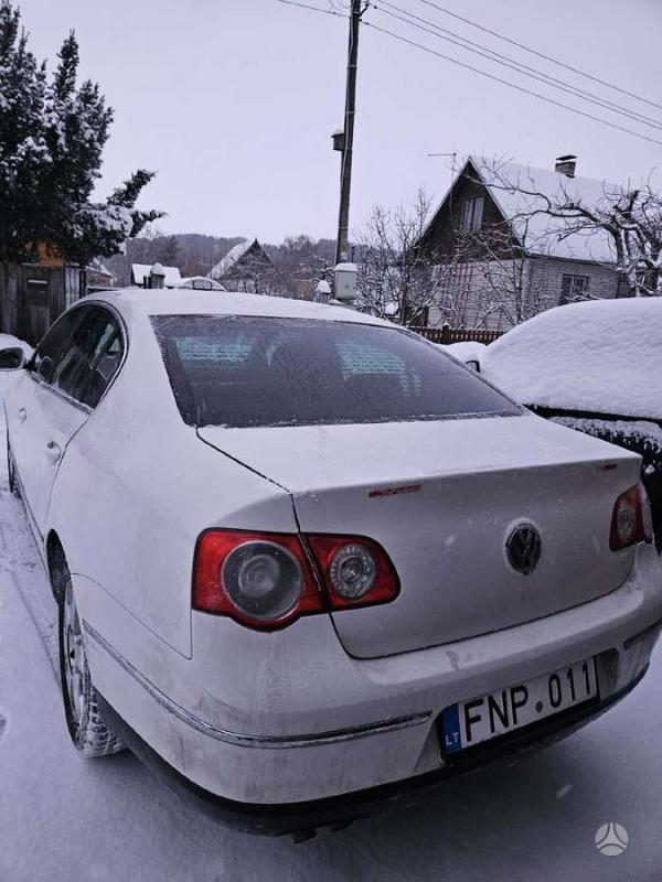 White Volkswagen Passat 2008 in Kaunas, with an engine capacity of 1.90 L and mileage of 304 thousand km for 2000 €, photo 4 on AUTOMOTO.COM.LV