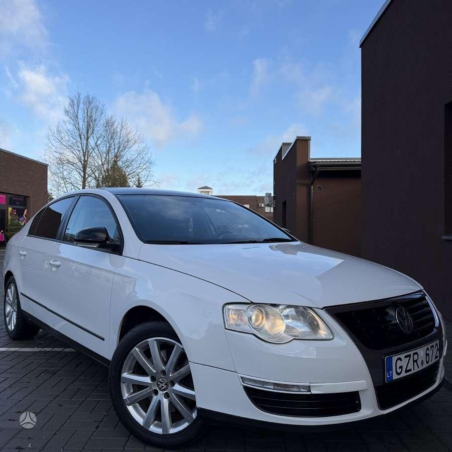 White Volkswagen Passat 2009 in Kaisiadorys, with an engine capacity of 1.97 L and mileage of 300 thousand km for 2450 €, photo 14 on AUTOMOTO.COM.LV