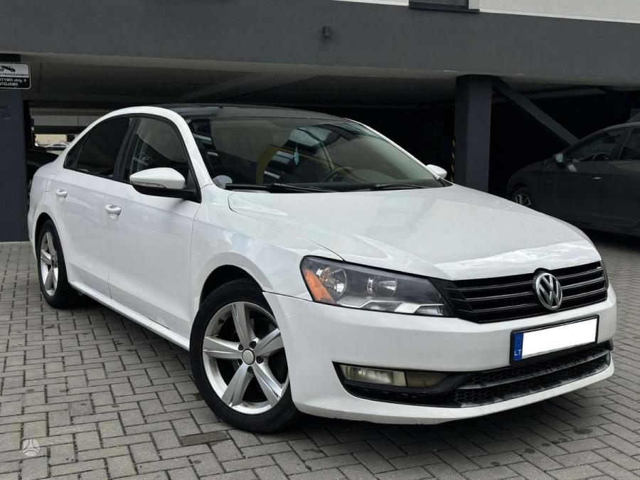 White Volkswagen Passat 2012 in Kaunas, with an engine capacity of 2.48 L and mileage of 290 thousand km for 2650 €, photo 1 on AUTOMOTO.COM.LV