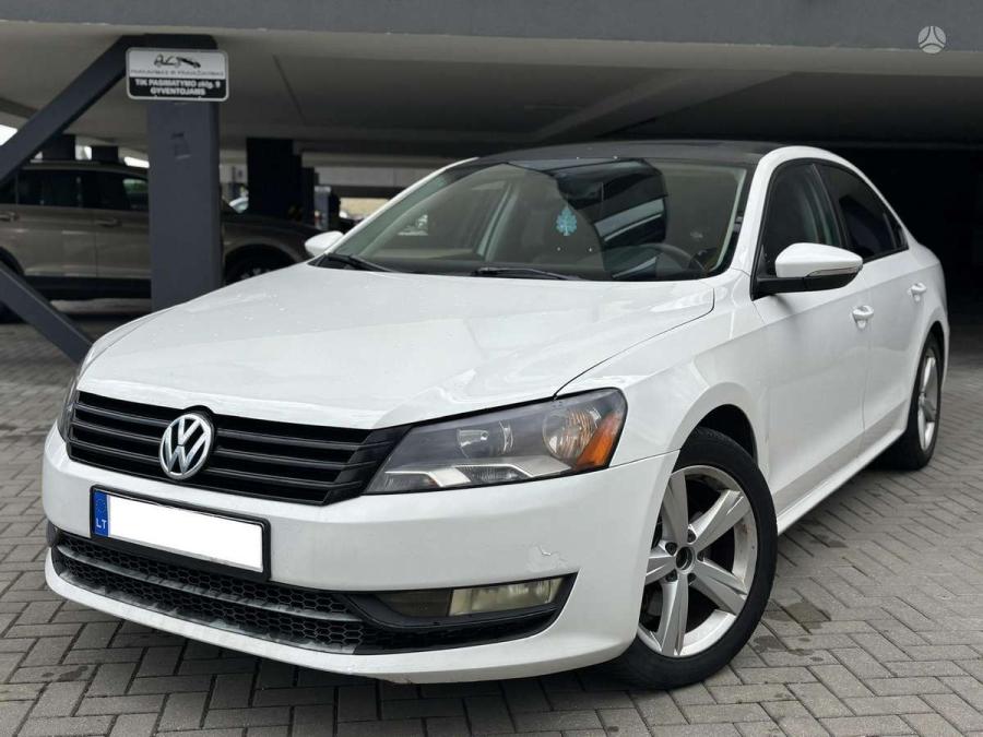 White Volkswagen Passat 2012 in Kaunas, with an engine capacity of 2.48 L and mileage of 290 thousand km for 2650 €, photo 7 on AUTOMOTO.COM.LV