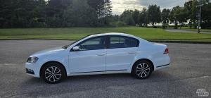 Белый Фольксваген Пассат 2013 в Вильнюс, объемом двигателя 2.00 л и пробегом 330 тыс. км за 5600 €, фото 5 на AUTOMOTO.COM.LV