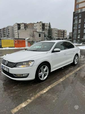White Volkswagen Passat 2014 in Vilnius, with an engine capacity of 1.97 L and mileage of 304 thousand km for 6900 €, photo  on AUTOMOTO.COM.LV