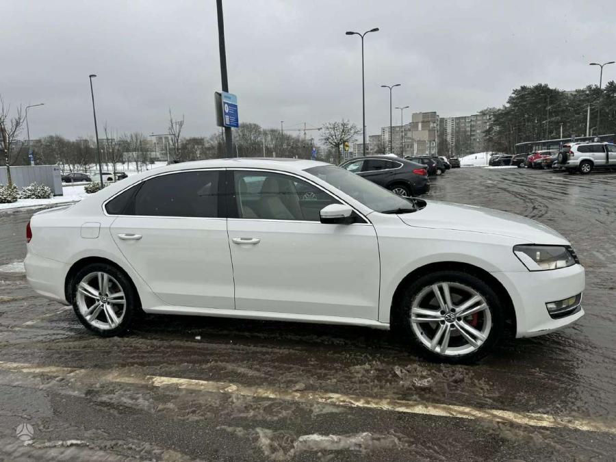 Balts Volkswagen Passat 2014 Viļņa, ar dzinēja tilpumu 1.97 L un nobraukumu 304 tūkst. km par 6900 €, foto 3 vietnē AUTOMOTO.COM.LV