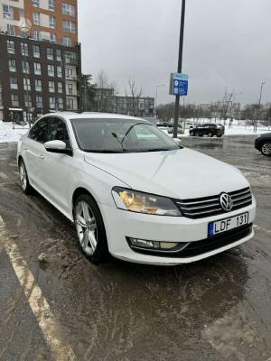 Balts Volkswagen Passat 2014 Viļņa, ar dzinēja tilpumu 1.97 L un nobraukumu 304 tūkst. km par 6900 €, foto 4 vietnē AUTOMOTO.COM.LV