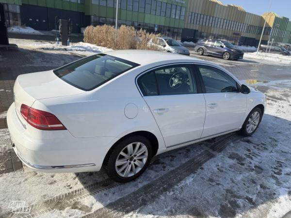 White Volkswagen Passat 2014 in Avizieniai, with an engine capacity of 1.60 L and mileage of 356 thousand km for 4000 €, photo 6 on AUTOMOTO.COM.LV