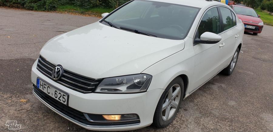 White Volkswagen Passat 2014 in Vilnius, with an engine capacity of 2.00 L and mileage of 296 thousand km for 500 €, photo 3 on AUTOMOTO.COM.LV