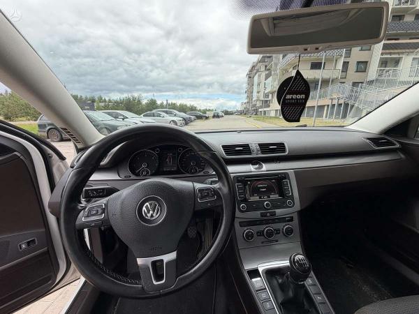 White Volkswagen Passat 2014 in Vilnius, with an engine capacity of 1.97 L and mileage of 335 thousand km for 4500 €, photo 9 on AUTOMOTO.COM.LV