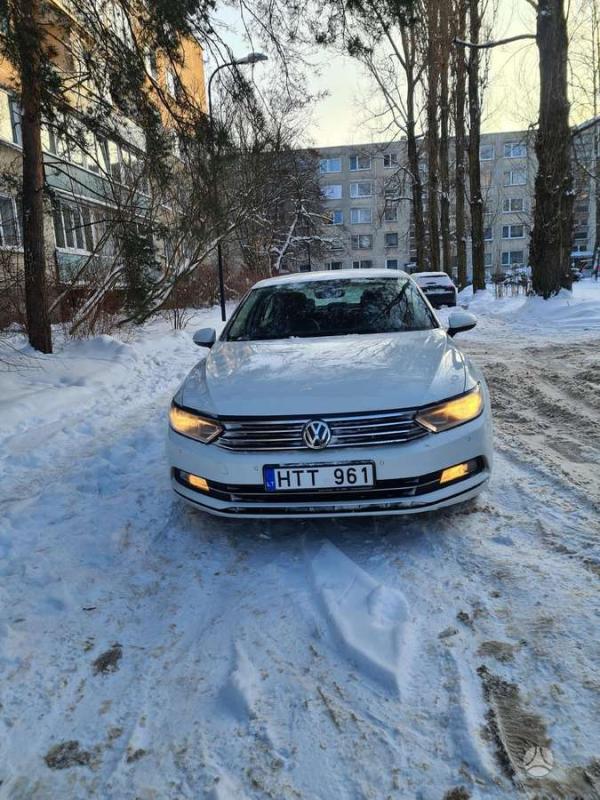 White Volkswagen Passat 2015 in Vilnius, with an engine capacity of 1.98 L and mileage of 347 thousand km for 4980 €, photo 1 on AUTOMOTO.COM.LV