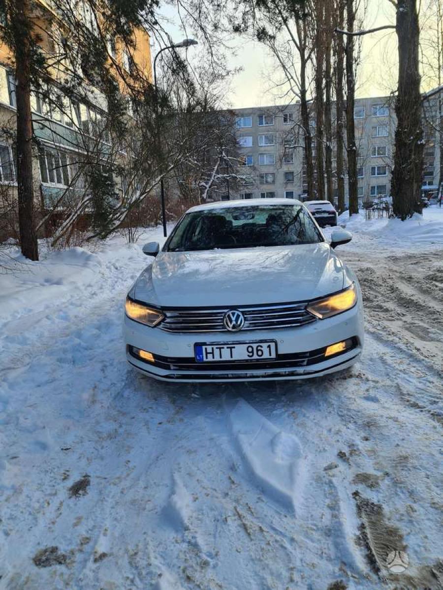 White Volkswagen Passat 2015 in Vilnius, with an engine capacity of 1.98 L and mileage of 347 thousand km for 4980 €, photo 1 on AUTOMOTO.COM.LV