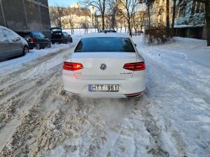 White Volkswagen Passat 2015 in Vilnius, with an engine capacity of 1.98 L and mileage of 347 thousand km for 4980 €, photo 3 on AUTOMOTO.COM.LV