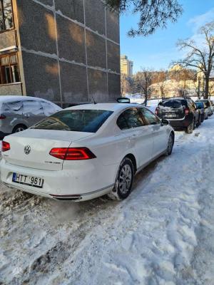 White Volkswagen Passat 2015 in Vilnius, with an engine capacity of 1.98 L and mileage of 347 thousand km for 4980 €, photo 12 on AUTOMOTO.COM.LV