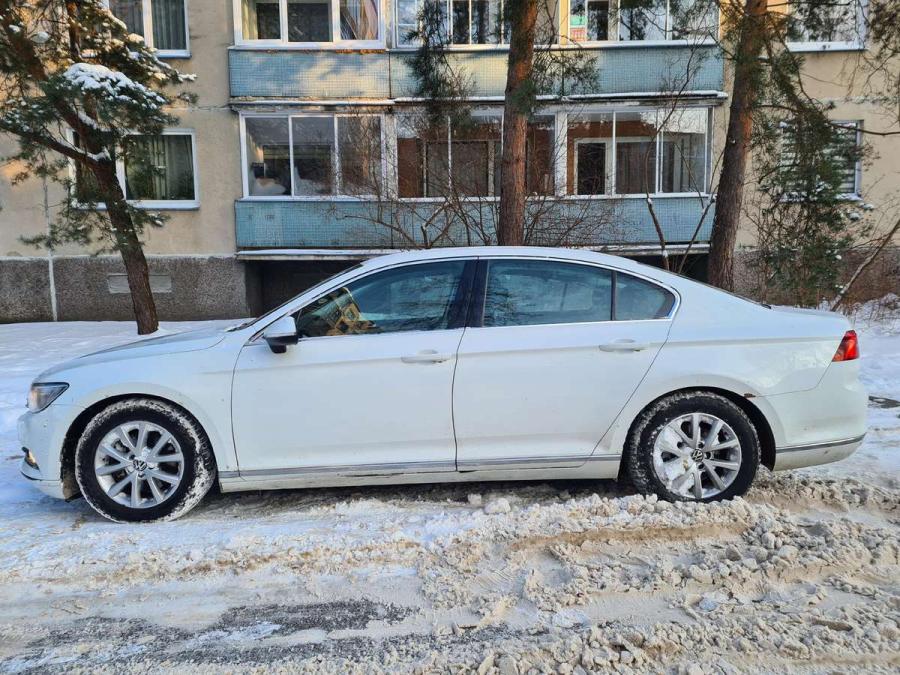 White Volkswagen Passat 2015 in Vilnius, with an engine capacity of 1.98 L and mileage of 347 thousand km for 4980 €, photo 14 on AUTOMOTO.COM.LV