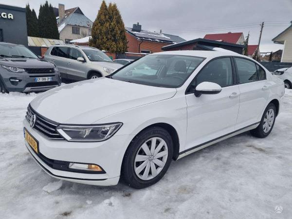 White Volkswagen Passat 2015 in Taurage, with an engine capacity of 1.60 L and mileage of 424 thousand km for 4900 €, photo 1 on AUTOMOTO.COM.LV