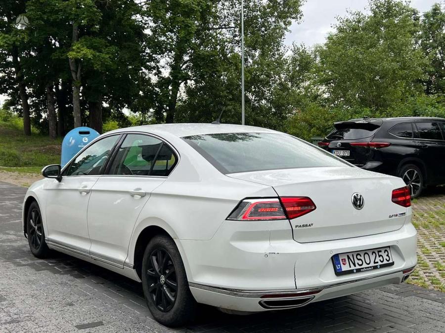 White Volkswagen Passat 2015 in Trakai, with an engine capacity of 1.98 L and mileage of 361 thousand km for 3999 €, photo 5 on AUTOMOTO.COM.LV