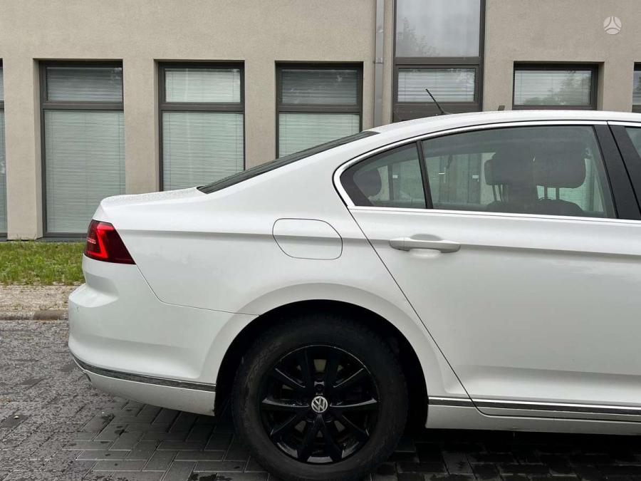 White Volkswagen Passat 2015 in Trakai, with an engine capacity of 1.98 L and mileage of 361 thousand km for 3999 €, photo 10 on AUTOMOTO.COM.LV