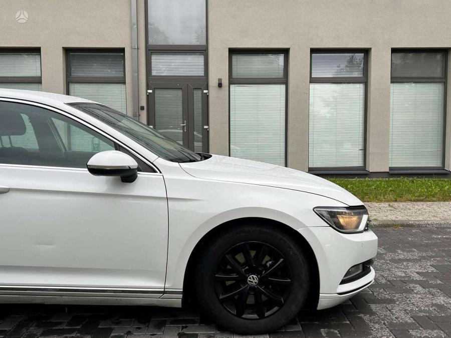 White Volkswagen Passat 2015 in Trakai, with an engine capacity of 1.98 L and mileage of 361 thousand km for 3999 €, photo 11 on AUTOMOTO.COM.LV