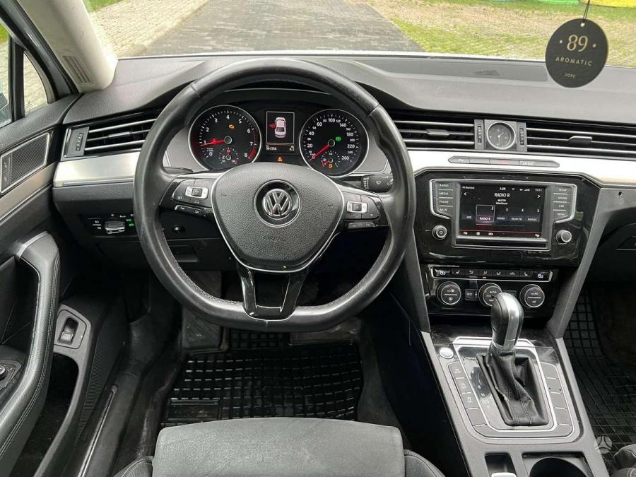 White Volkswagen Passat 2015 in Trakai, with an engine capacity of 1.98 L and mileage of 361 thousand km for 3999 €, photo 20 on AUTOMOTO.COM.LV