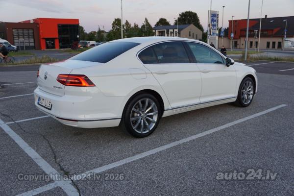 White Volkswagen Passat 2015 in Tallinn, with an engine capacity of 2.00 L and mileage of 198 thousand km for 11700 €, photo 5 on AUTOMOTO.COM.LV