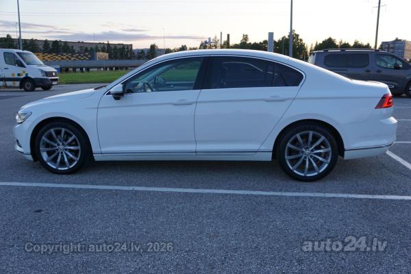 White Volkswagen Passat 2015 in Tallinn, with an engine capacity of 2.00 L and mileage of 198 thousand km for 11700 €, photo 8 on AUTOMOTO.COM.LV
