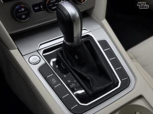 Белый Фольксваген Пассат 2016 в Авиженяй, объемом двигателя 1.40 л и пробегом 125 тыс. км за 10490 €, фото 18 на AUTOMOTO.COM.LV