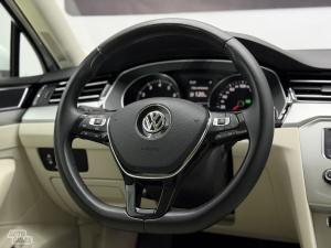 Белый Фольксваген Пассат 2016 в Авиженяй, объемом двигателя 1.40 л и пробегом 125 тыс. км за 10200 €, фото 15 на AUTOMOTO.COM.LV