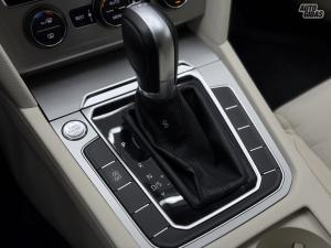 Белый Фольксваген Пассат 2016 в Авиженяй, объемом двигателя 1.40 л и пробегом 125 тыс. км за 10200 €, фото 18 на AUTOMOTO.COM.LV