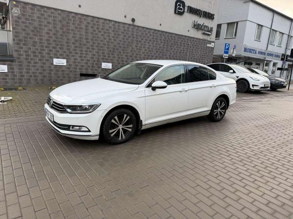 White Volkswagen Passat 2016 in Vilnius, with an engine capacity of 1.60 L and mileage of 295 thousand km for 8900 €, photo 2 on AUTOMOTO.COM.LV